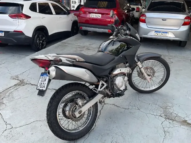 Motos Honda NX 400i Falcon no Brasil