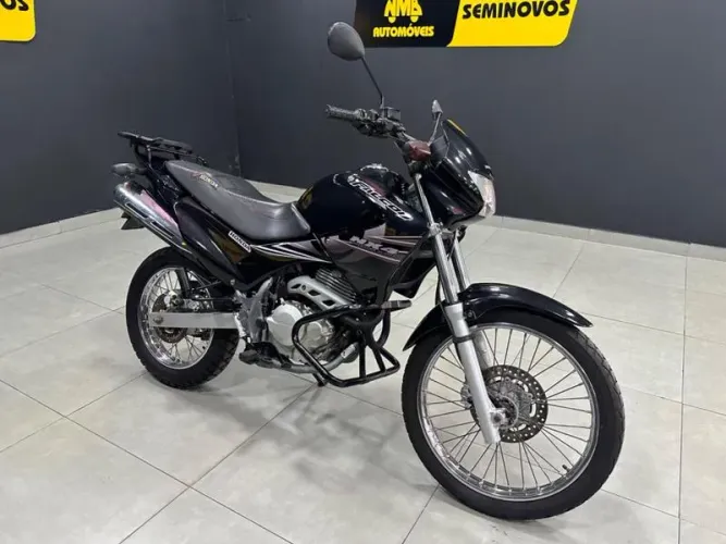 Motos Honda NX 4 Falcon 400 no Brasil