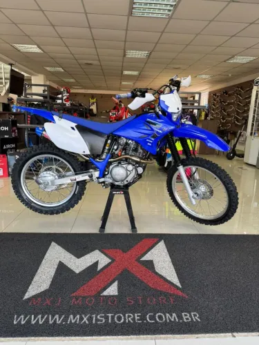 Motos Yamaha TT-R 230 no Brasil