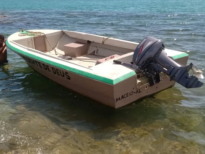 "barco de fibra" no Brasil