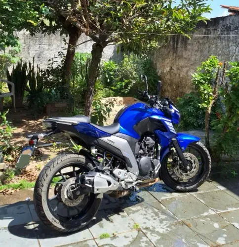 Motos Yamaha FZ25 no Brasil