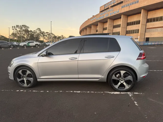 Volkswagen Golf Highline 1.4 TSI Total Flex Aut. Usados e Novos