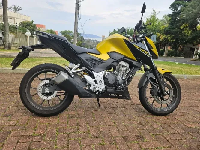 Motos Honda CB 300f Twister Flex no Brasil