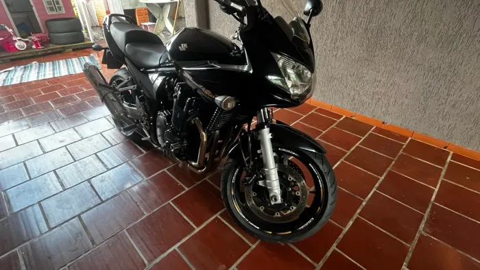 Motos Suzuki Bandit 1200s no Brasil