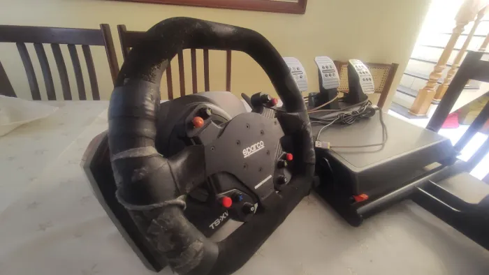 "thrustmaster t300" no Brasil