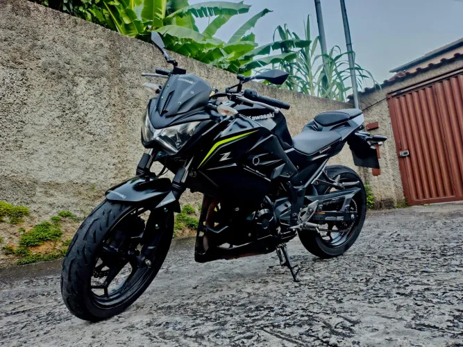 Motos Kawasaki Z 300 no Brasil