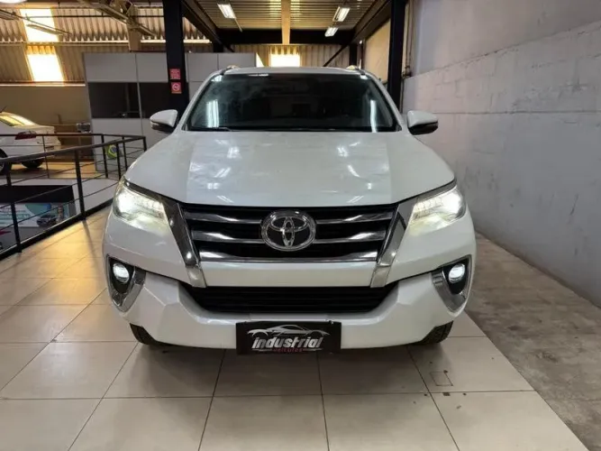Toyota Hilux SW4 SRX 4X4 2.8 TDI 16V Dies. Aut. Usados e Novos
