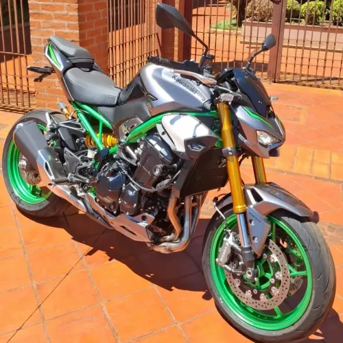 Motos Kawasaki Z 900 R Edition no Brasil
