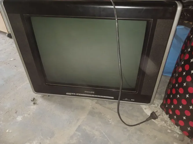 "tv de tubo" - TVs no Brasil