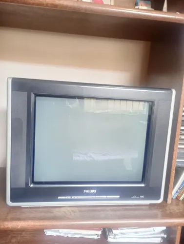 "tv de tubo" - TVs no Brasil