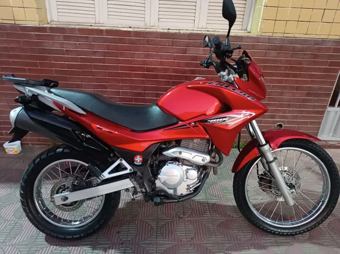 Motos Honda NX 400i Falcon no Brasil